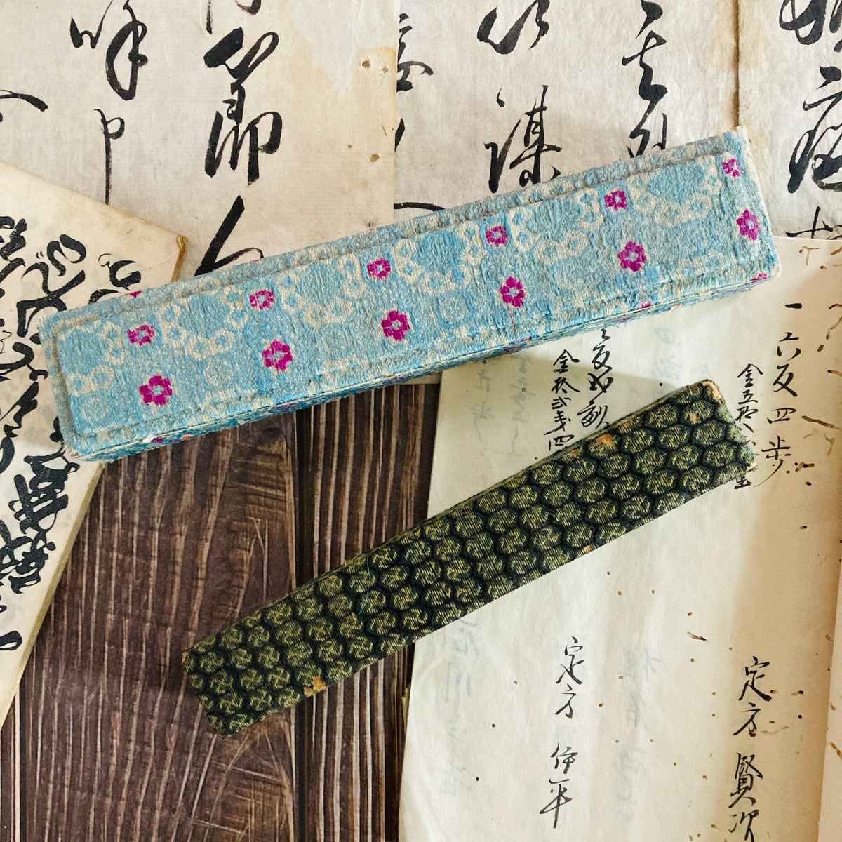 Antique Silk Covered Chinese Fan Boxes 1830c – The Urban Vintage Affair