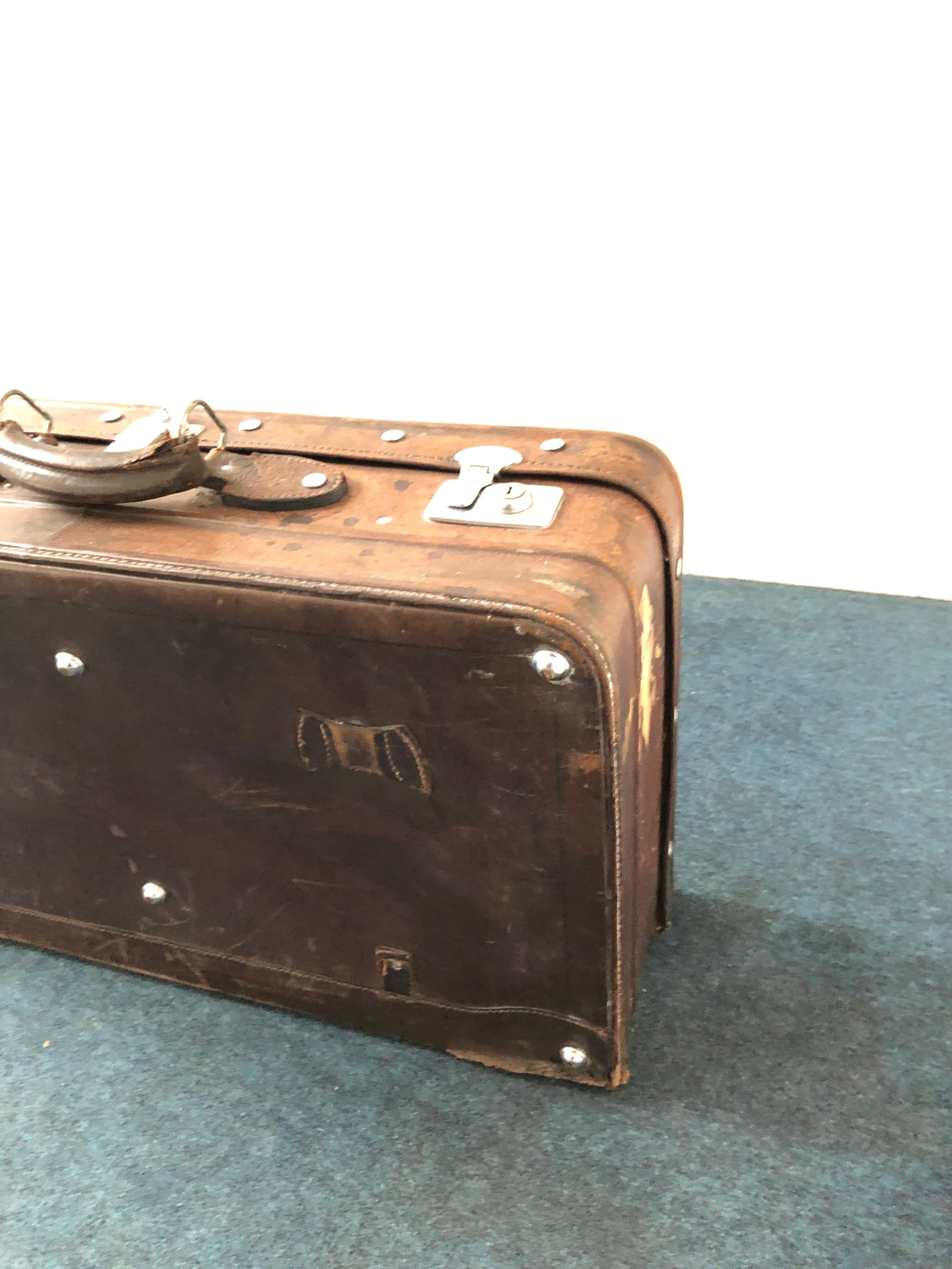 Vintage Shabby Chic Suitcase | Retro Suitcase for Vintage Wedding | The ...