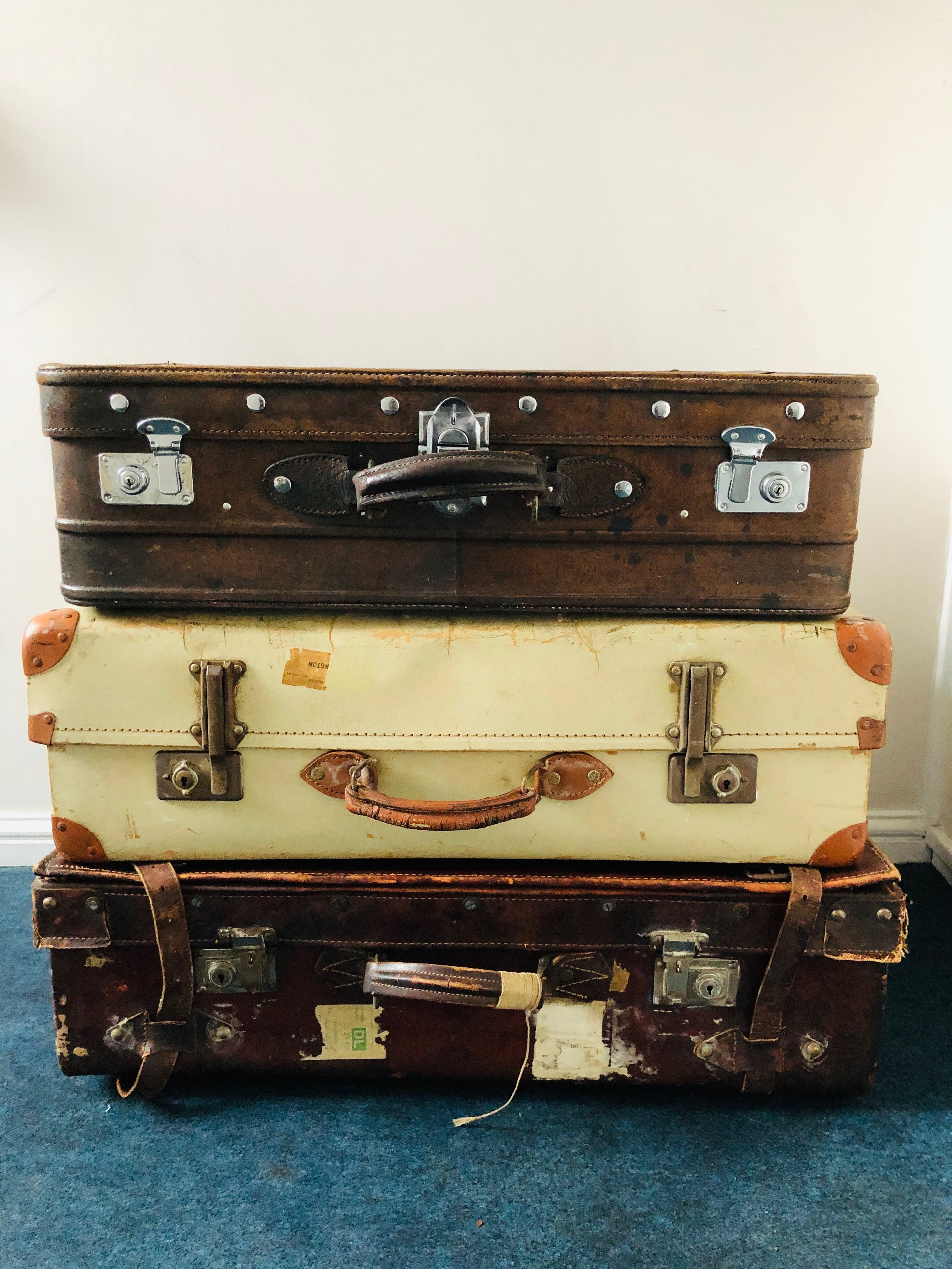 Vintage Shabby Chic Suitcase | Retro Suitcase for Vintage Wedding | The ...