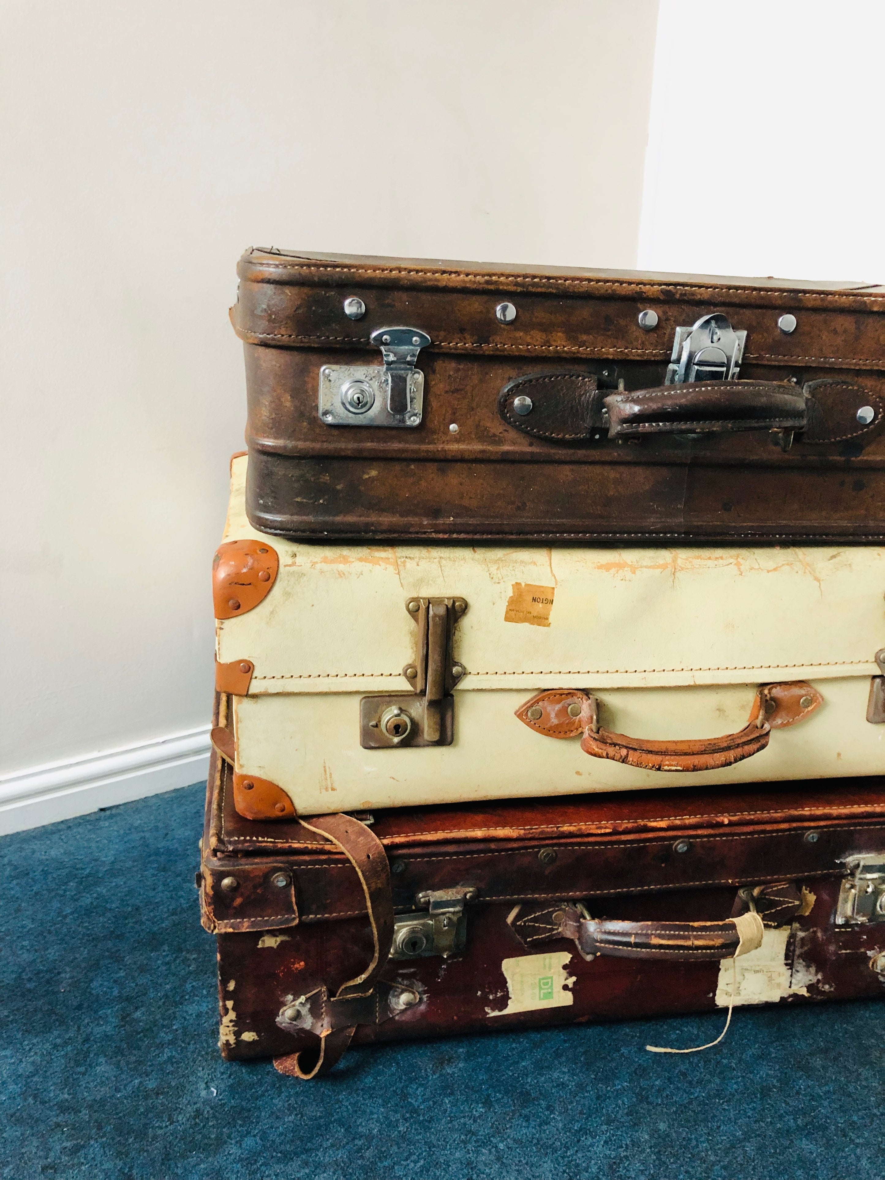 Vintage Shabby Chic Suitcase | Retro Suitcase for Vintage Wedding | The ...